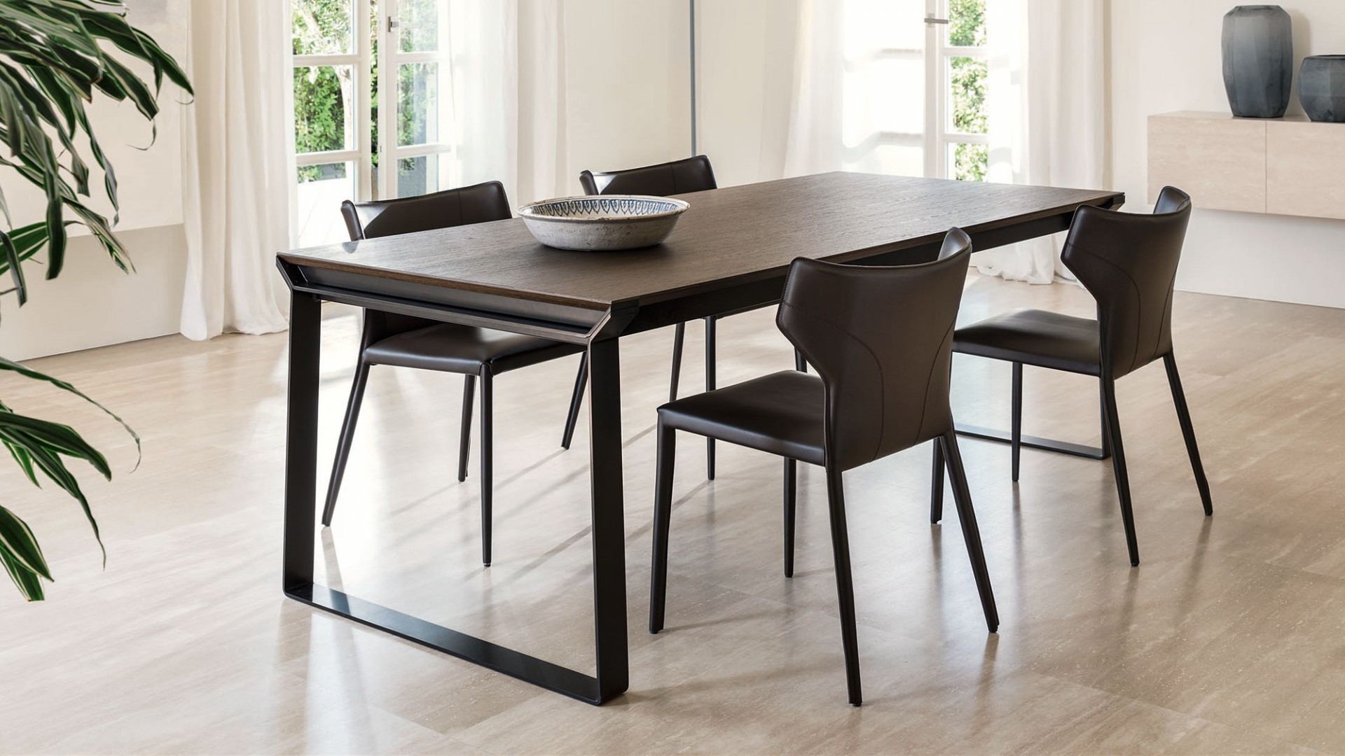Dining tables | Delta Home